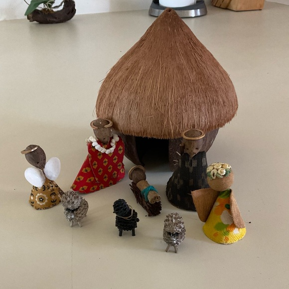 Holiday | Vintage Handcrafted Hawaii Christmas Nativity Set | Poshmark